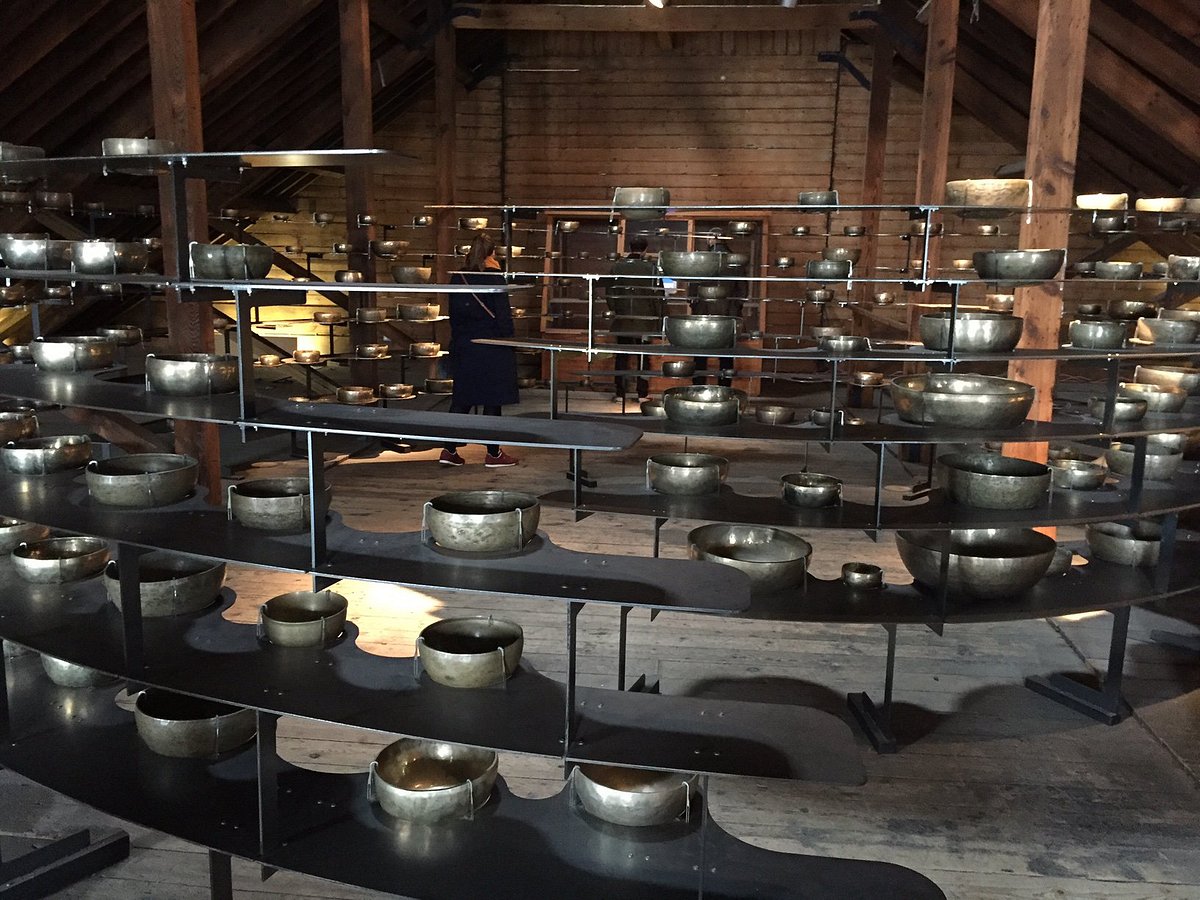 London’s only ‘official’ lighthouse: Trinity Buoy Wharf Lighthouse ...